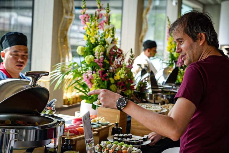 Paris: Seine River Cruise with Brunch - Scenic Highlights and Landmarks