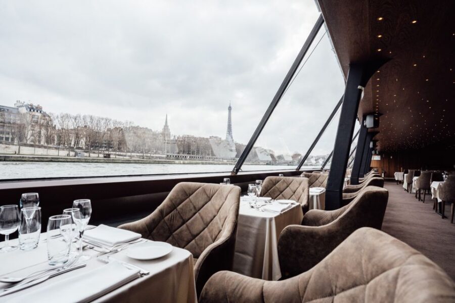 Paris: Sightseeing Cruise on the Seine with 3-Course Lunch - The Boarding Experience and First Impressions