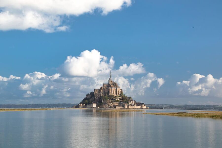Paris VIP: Le Mont Saint Michel Chauffeur Driven Tour 14hrs - The Experience According to Reviews