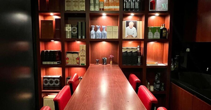 Paris : Wine tasting at the cellar of Joël Robuchon - What Makes This Wine Tasting Stand Out?