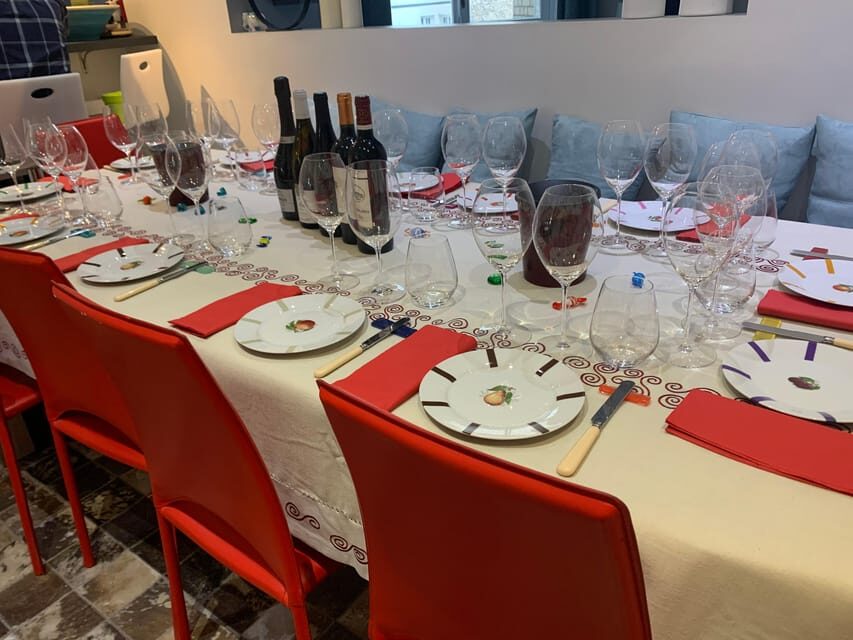 Paris: Wine tasting in a typical French apartment (max 6) - An overview of the experience