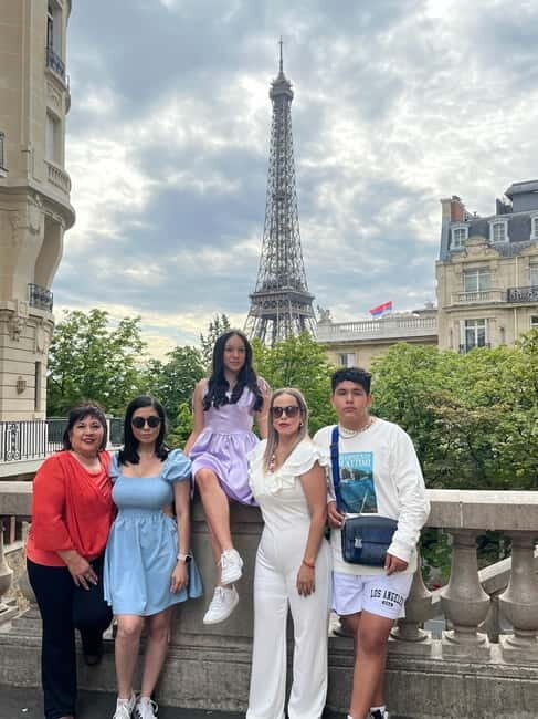 Paris:Private Full-Day Tour with Local Guide English/Español - Montmartre and the Moulin Rouge