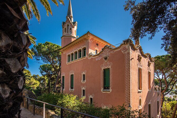 Park Guell Small Group Guided Tour with Skip the Line Ticket - Why This Tour Might Be Perfect for You