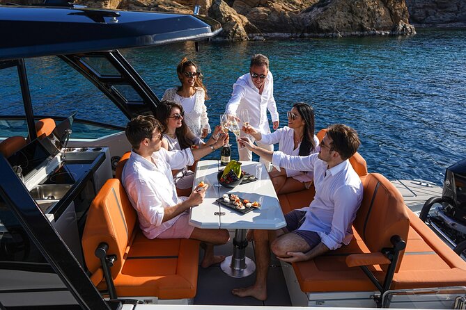 Paros-Antiparos Private Cruise on a Luxurious Saxdor 320 - An Authentic Day on the Water: Paros-Antiparos Private Cruise Review
