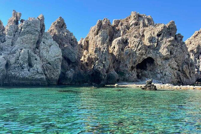 PAROS Private luxury boat trip to Antiparos & Despotiko islands - Who Should Book This Tour?