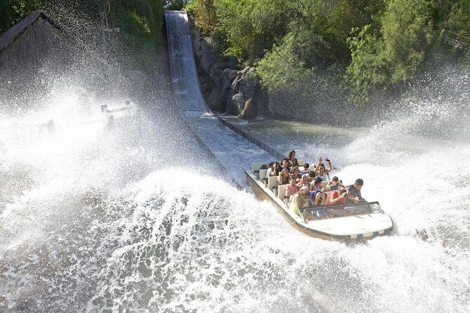 Parque Isla Magica Admission Ticket - Dining and Shopping: Keeping You Fueled and Equipped
