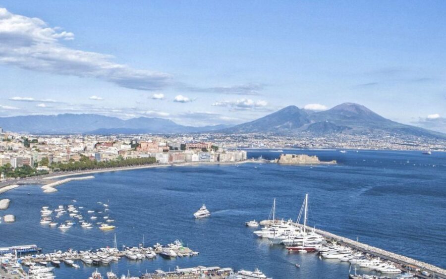 Phenomenal Naples Tour for 2hr by Car or by Van - Why This Tour Works