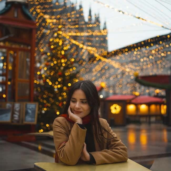 Photo shoot at the Cologne Christmas market with a local photographer - Why Consider a Christmas Market Photo Shoot in Cologne?