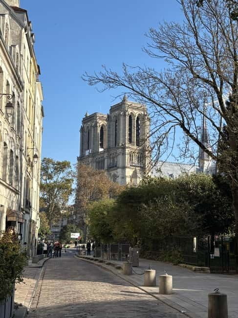 Photo Workshop in Paris sightseeing Notre Dame and Louvre - The Experience in Detail