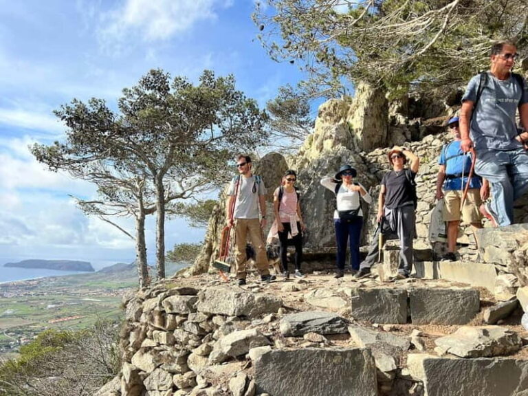 Pico Castelo & Pico Facho Vereda: Walk with Spectacular View - What to Expect on the Trail