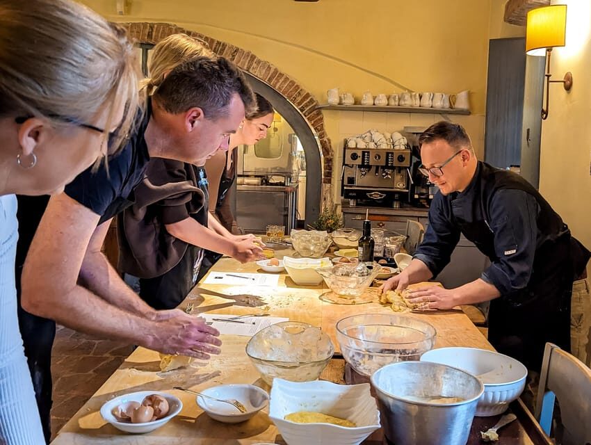 Pienza: Tuscan Cooking Class of Homemade Pastas and Cantucci - Who Should Consider This Experience?