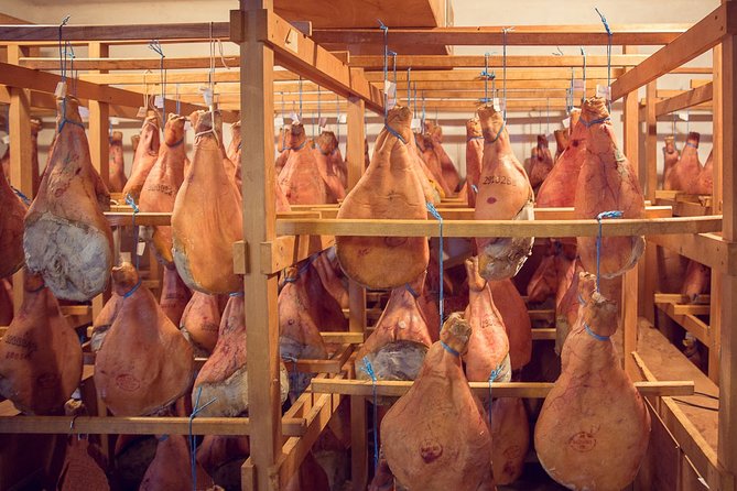 Pierre IBAIALDE: Guided Tour Ham Workshop, tasting - Key Points