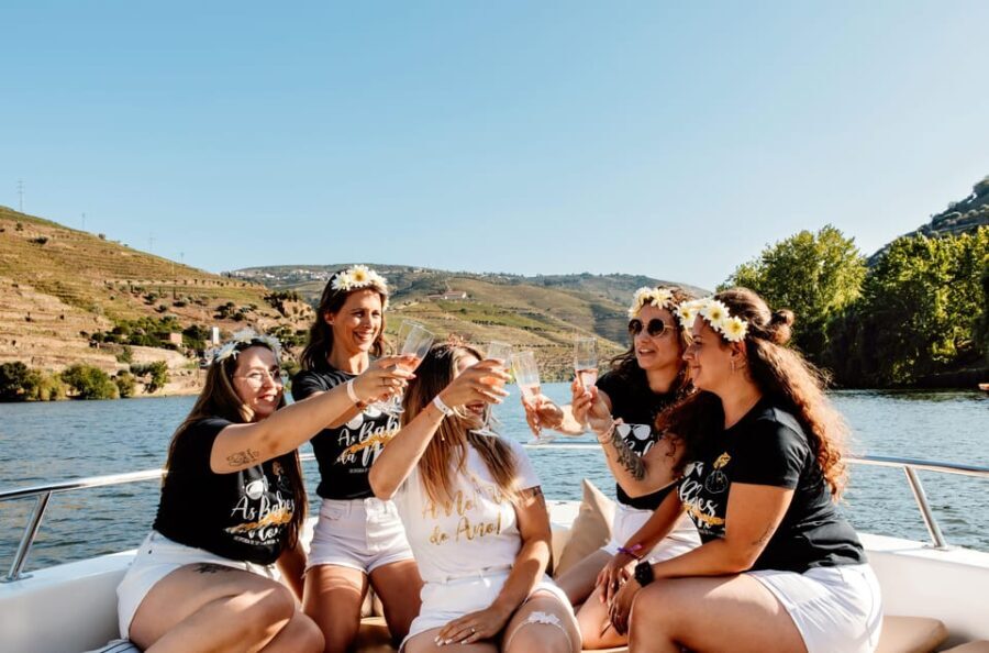 Pinhão: 1 Hour SUNSET Cruise with Sparkling Wine - What You Can Expect During the Cruise