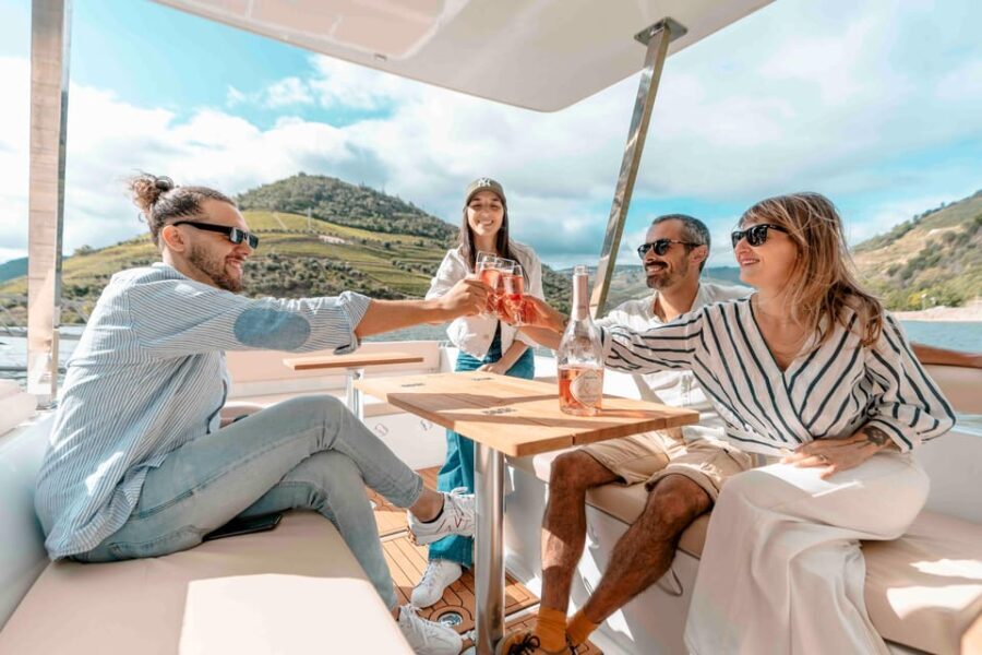 Pinhão: Private Electric Boat Tour 1h- Wine Tasting Included - Whats Included and Whats Not