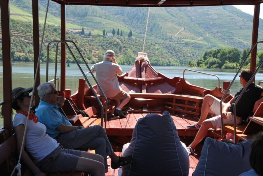 Pinhão: Private Rabelo Boat Tour along the River Douro - Deep Dive into the Itinerary