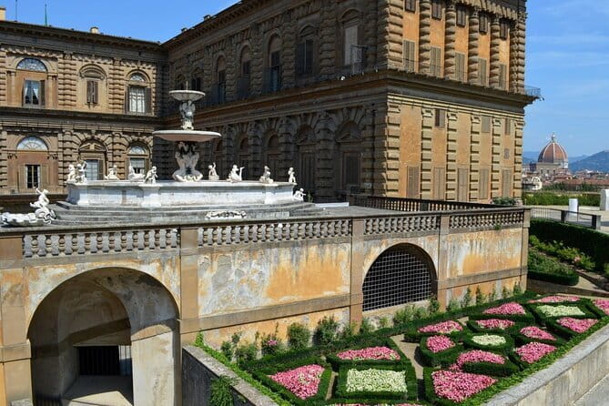 Pitti Palace - Private Tour At Galleria Palatina Incl. Tkts To Boboli Gardens - Key Points