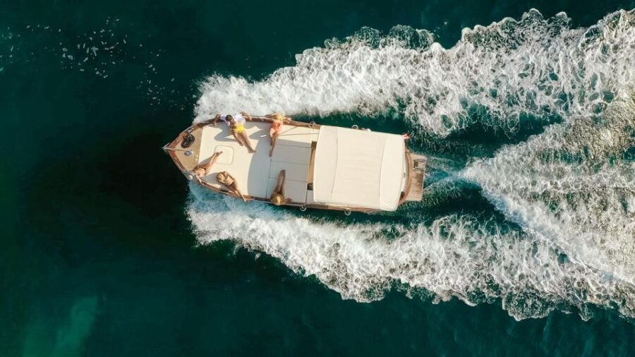 Polignano: Exclusive 2-hour boat ride with aperitif - Price and Value