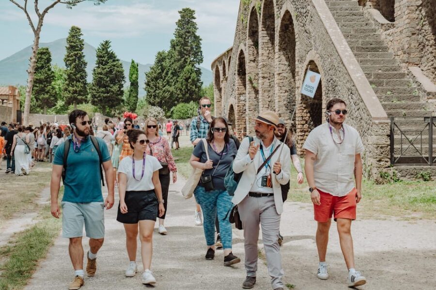 Pompeii and Amphitheatre group tour with an archaeologist - Why Choose This Pompeii Tour?