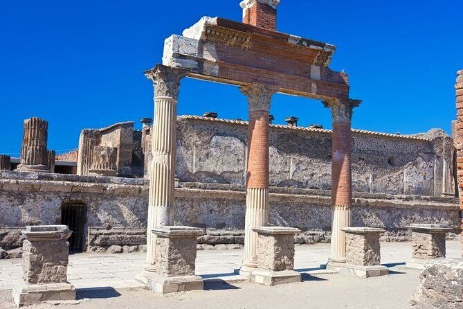 Pompeii and Herculaneum tour with lunch from Sorrento - Lunch Break: Tasting Campania