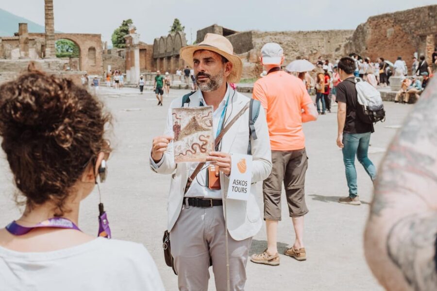 Pompeii: Entry Ticket and Guided Tour with an Archaeologist - What the Tour Includes and Excludes