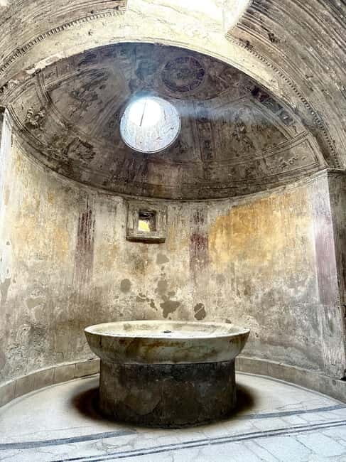 Pompeii: Exclusive Tour with Archaeologist and Entry Tickets - Exploring Pompeii: An In-Depth Look at the Experience