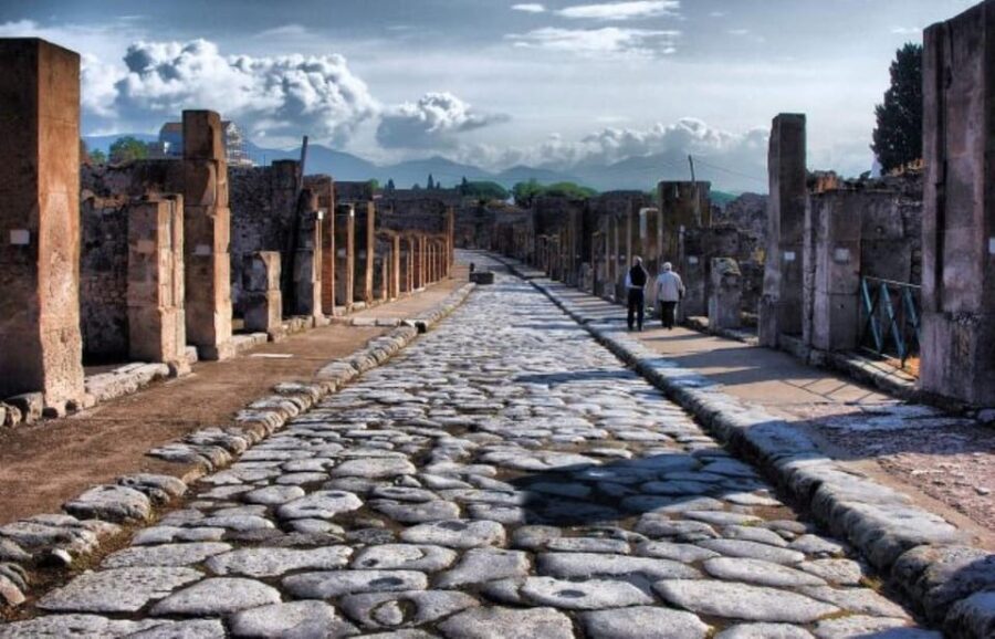 Pompeii Guided Tour by a Local Guide - Detailed Breakdown of the Itinerary