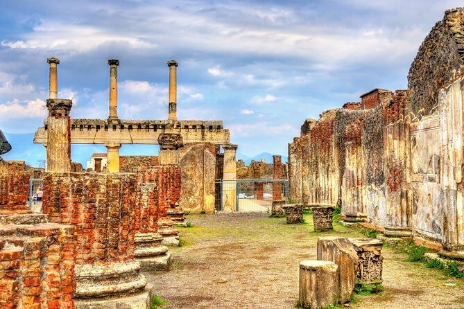 Pompeii Private & Personalized Tour with archeology expert guide - A Close Look at the Itinerary