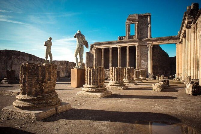 Pompeii Ruins visit for 3 hours (round-trip included) - Who This Tour Suits Best