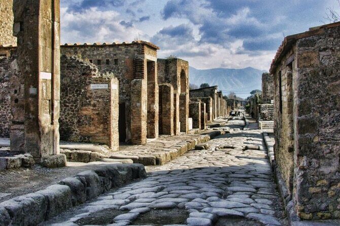 Pompeii: Skip-the-Line Entry Ticket with Digital Audio Guide - Who Will Love This Tour?