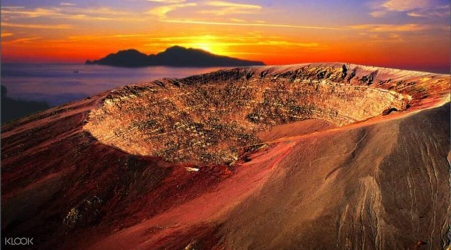 Pompeii: Vesuvius at Sunset - Key Points