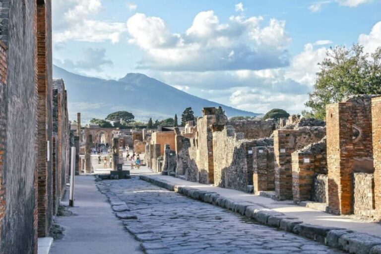 Pompeii: Visita guidata in piccoli gruppi, con guida esperta - The Itinerary Breakdown