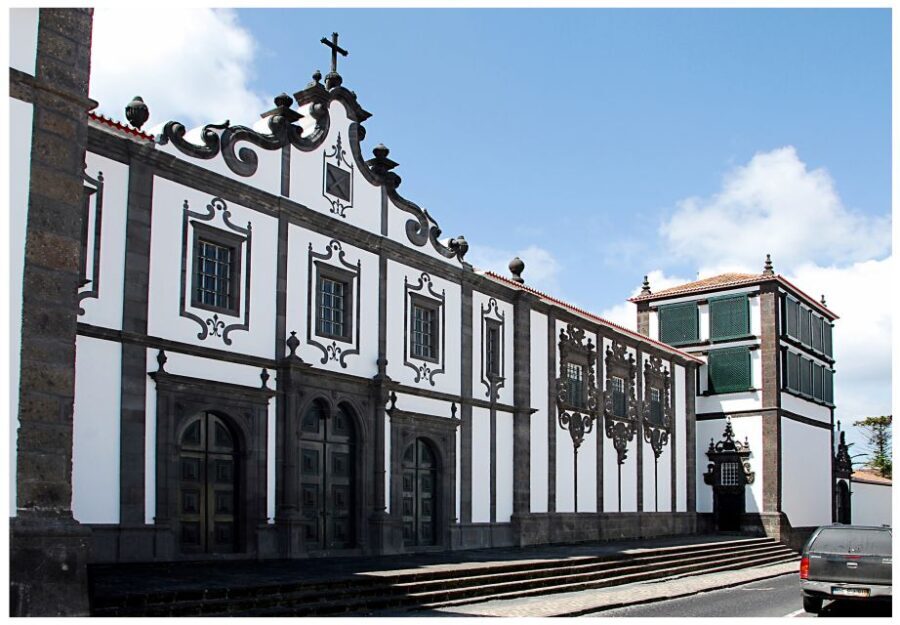 Ponta Delgada: Historical Walking Tour - Practical Tips for Booking and Participating