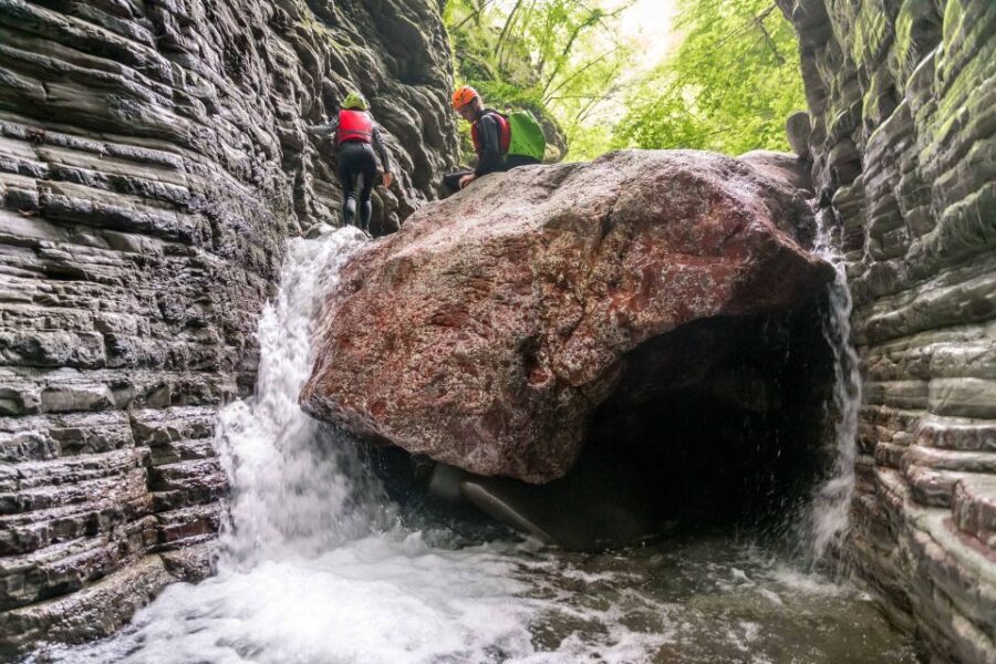 Pontremoli: Stretti di Giaredo Canyoning Tour - Who Will Love This Tour?