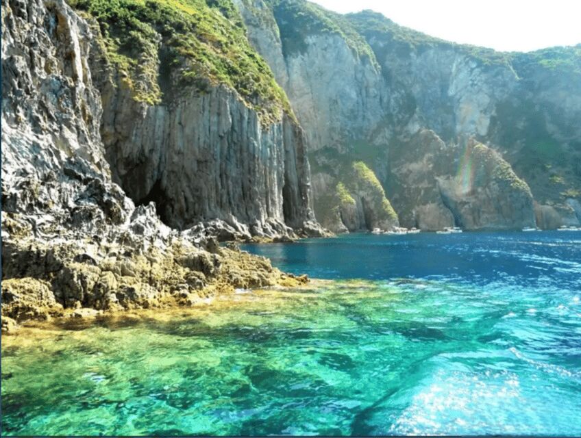 Ponza/Palmarola boat tour with lunch on board - The Itinerary in Detail