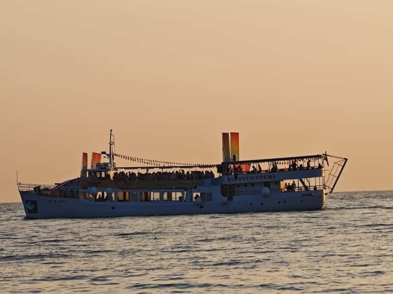 Pore: Sunset Cruise with Dinner and cocktail - Setting the Scene: What to Expect from the Cruise