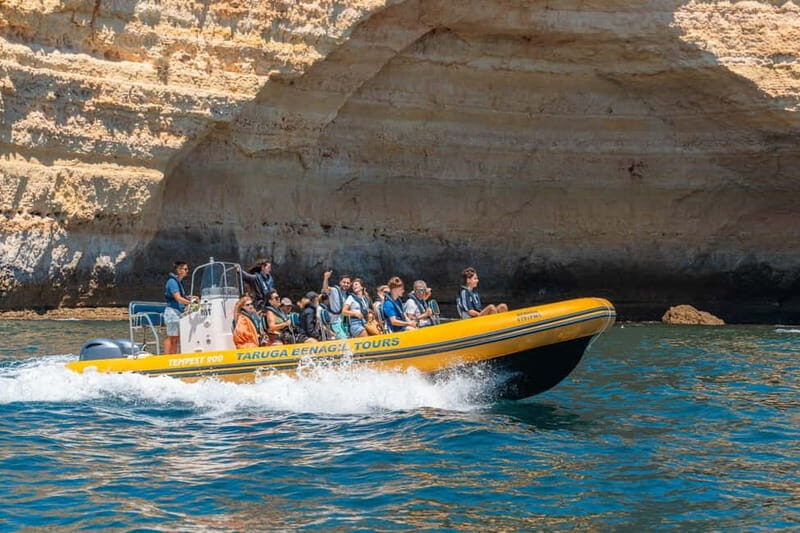 Portimão: Benagil Caves Tour - Visiting Castelo de Ferragudo