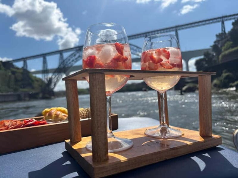 Porto: 6 Bridges and Sunset Boat Cruise with Welcome Drink - Why This Tour Works