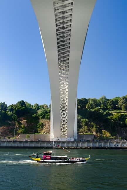 Porto: 6 Bridges Cruise on a Traditional Rabelo Boat - What to Expect During Your Cruise