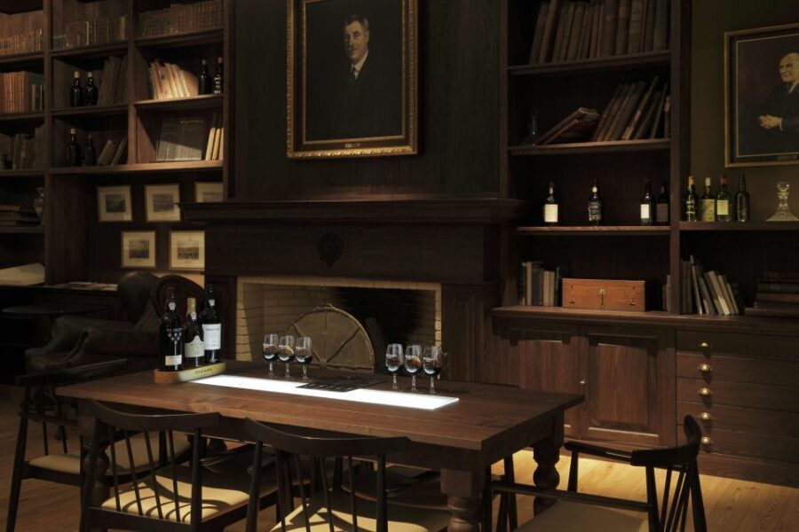 Porto: Graham's Port Lodge Tour & Vintage Room Wine Tasting - What to Expect and Tips for Visitors