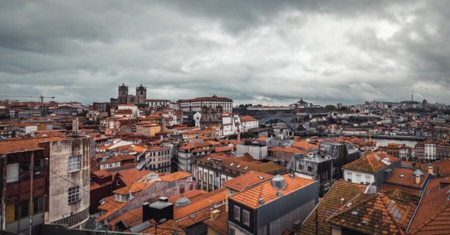Porto: Half-Day Walking Photo Tour & Portraits - The Itinerary in Detail