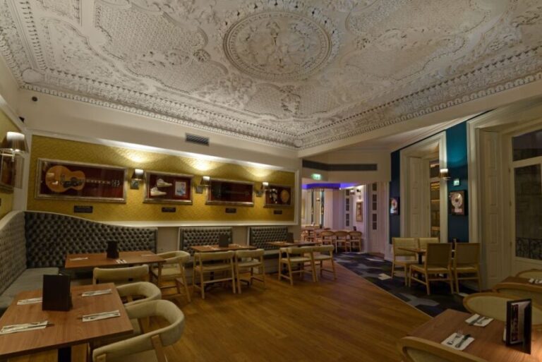 Porto: Hard Rock Cafe Skip-the-Line with Set Menu - A Closer Look at the Experience