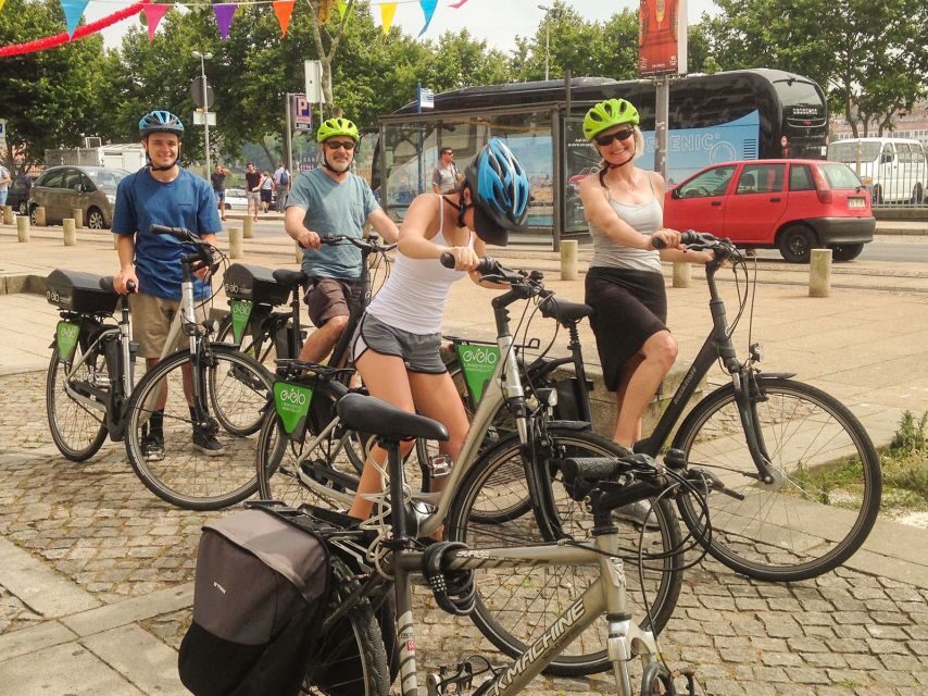 Porto: Historic e-Bike Tour with a guide - Starting Point and Group Size