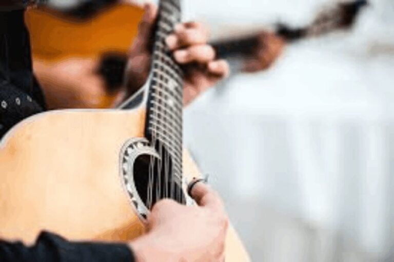 Porto: Live Fado and Wine Tasting Tour - The Wine Tasting Stop: Savoring Regional Flavors