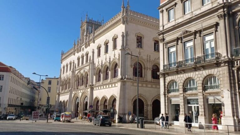 Porto Private Tour 2H - The Transportation and Guide Experience