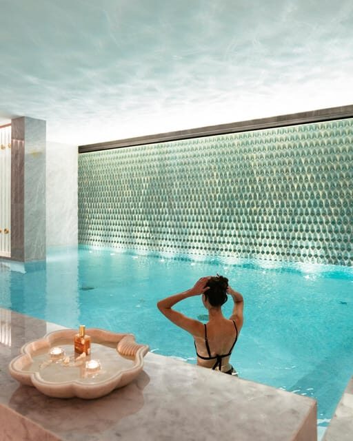 Porto: Relaxing by the pool, sauna and steam room - Who Will Enjoy This Experience?