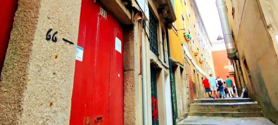 Porto Ribeira and highlights Private Walking Tour - Who Should Consider This Tour?