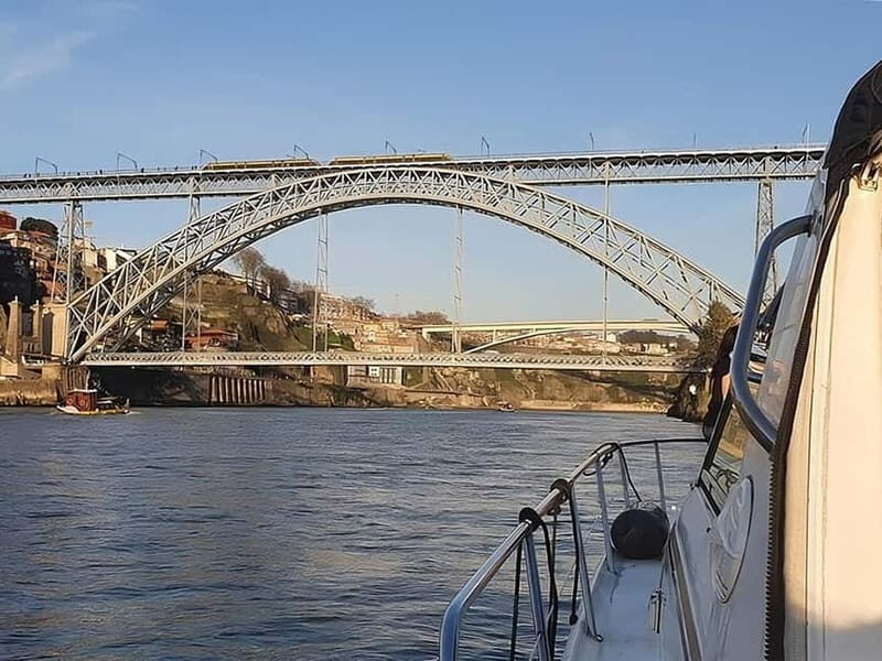 Porto: Sunset or Daytime Yacht Cruise with Welcome drink - The Itinerary in Detail