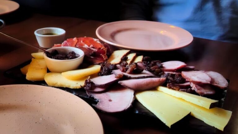 Porto: Wine Tour & One Hour Fado Show | All Included - What’s Included and What’s Not