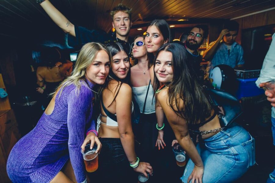 Prague: Boat Party with Unlimited Drinks & After Party Entry - What You Can Expect: The Experience in Detail