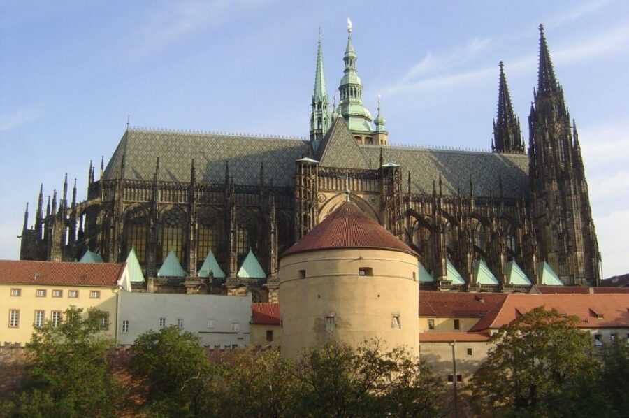 Prague: Castle and Lesser Town Walking Tour with Local Guide - Analyzing the Value